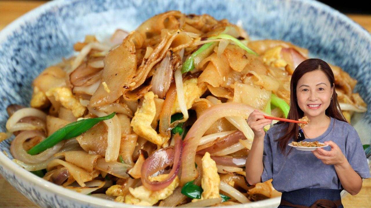 Quick and Easy Stir Fried Ho Fun (Chow Fun) ready in 10 minutes ...